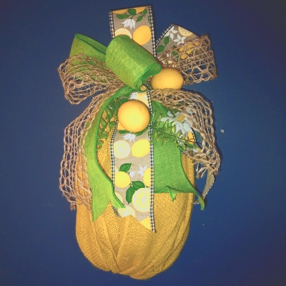 Wall Decor | Poly Fabric Mesh Lemon Wreath | Poshmark